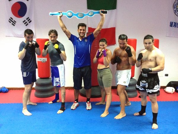 Il pugile Marcello ‘Cello’ Renda in vacanza a Ciro’ Marina – ilCirotano