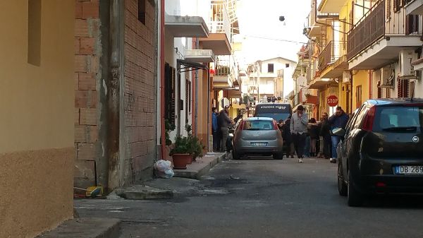 Giovane donna quarantenne trovata in casa morta a Ciro’ Marina - ilCirotano