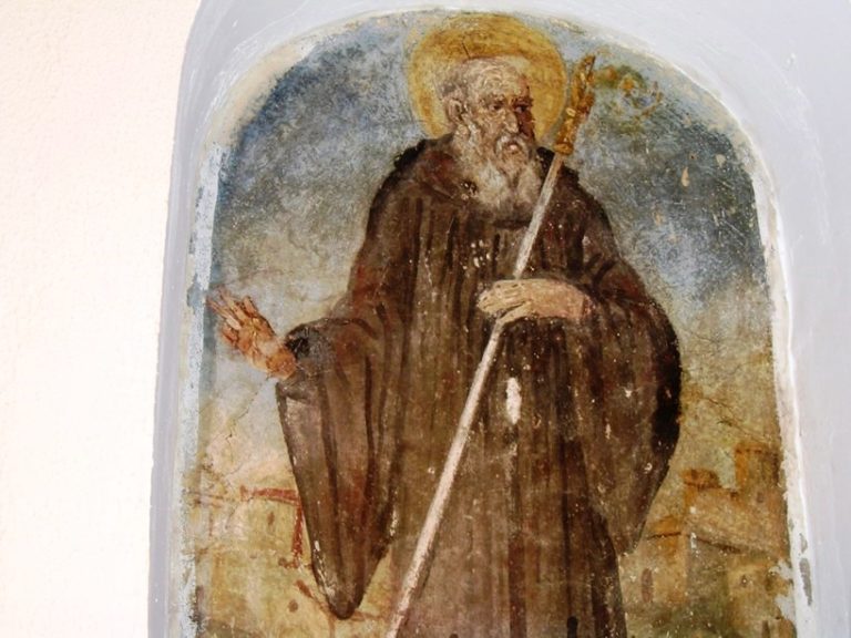 Nicchia votiva di San Nicodemo da Cirò, meta di pellegrinaggi da tutto ...