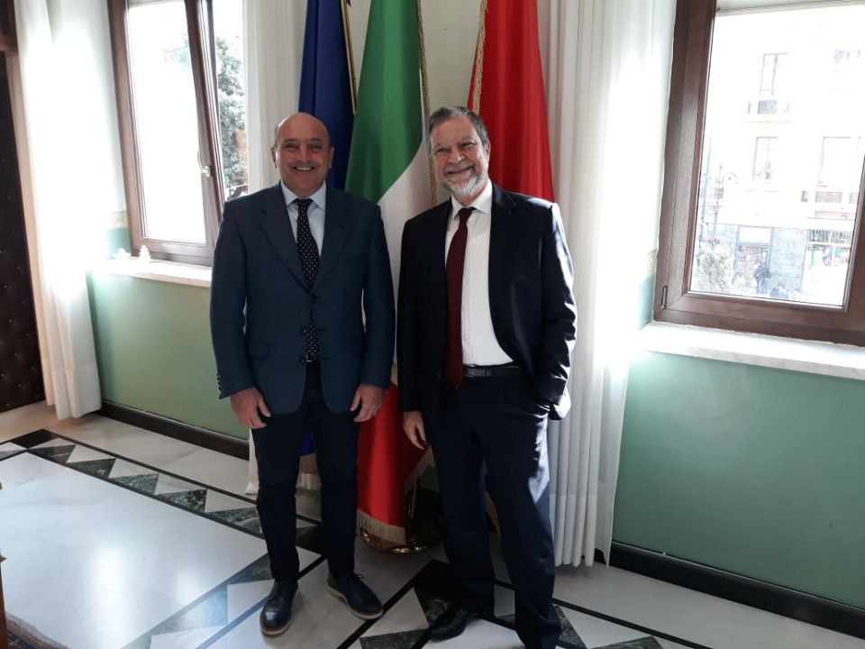 Il sindaco Ugo Pugliese incontra il nuovo prefetto di Crotone Fernando ...