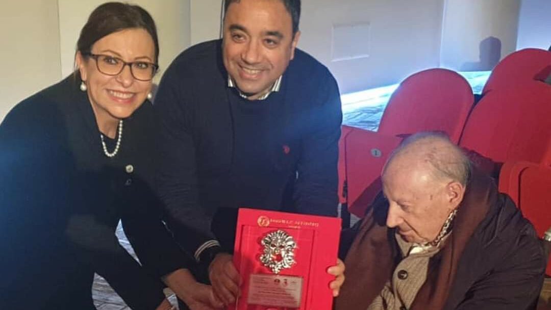 Il 27 dicembre al Teatro Alikia il Lions Club Cirò Krimisa ha reso ...