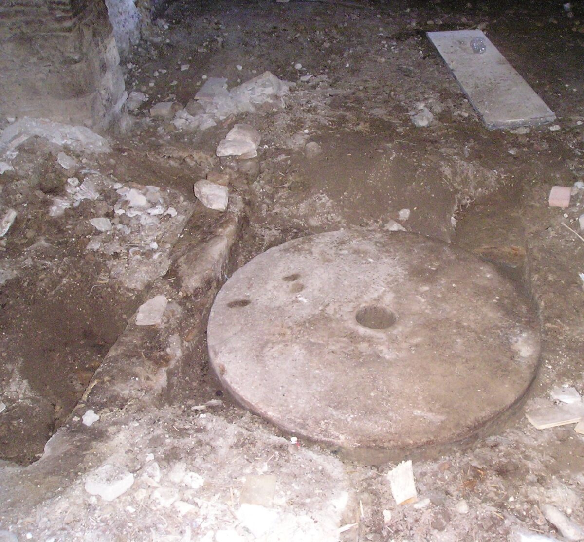 L’antica macina medievale sotto palazzo Pignataro, potrebbe diventare ...